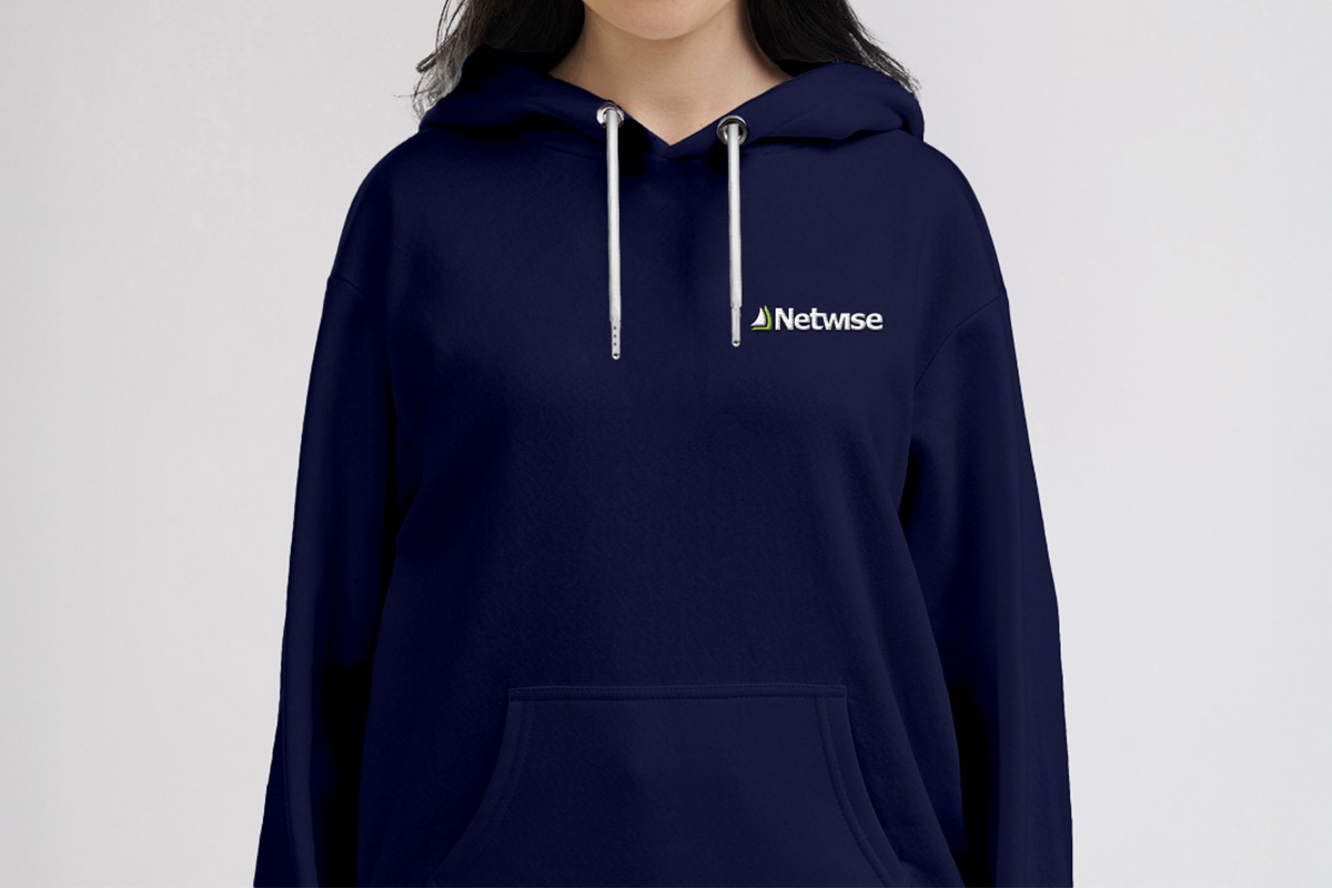 ️ Netwise x MerchUp: bluzy dla zespołu - realizacje merchup.com