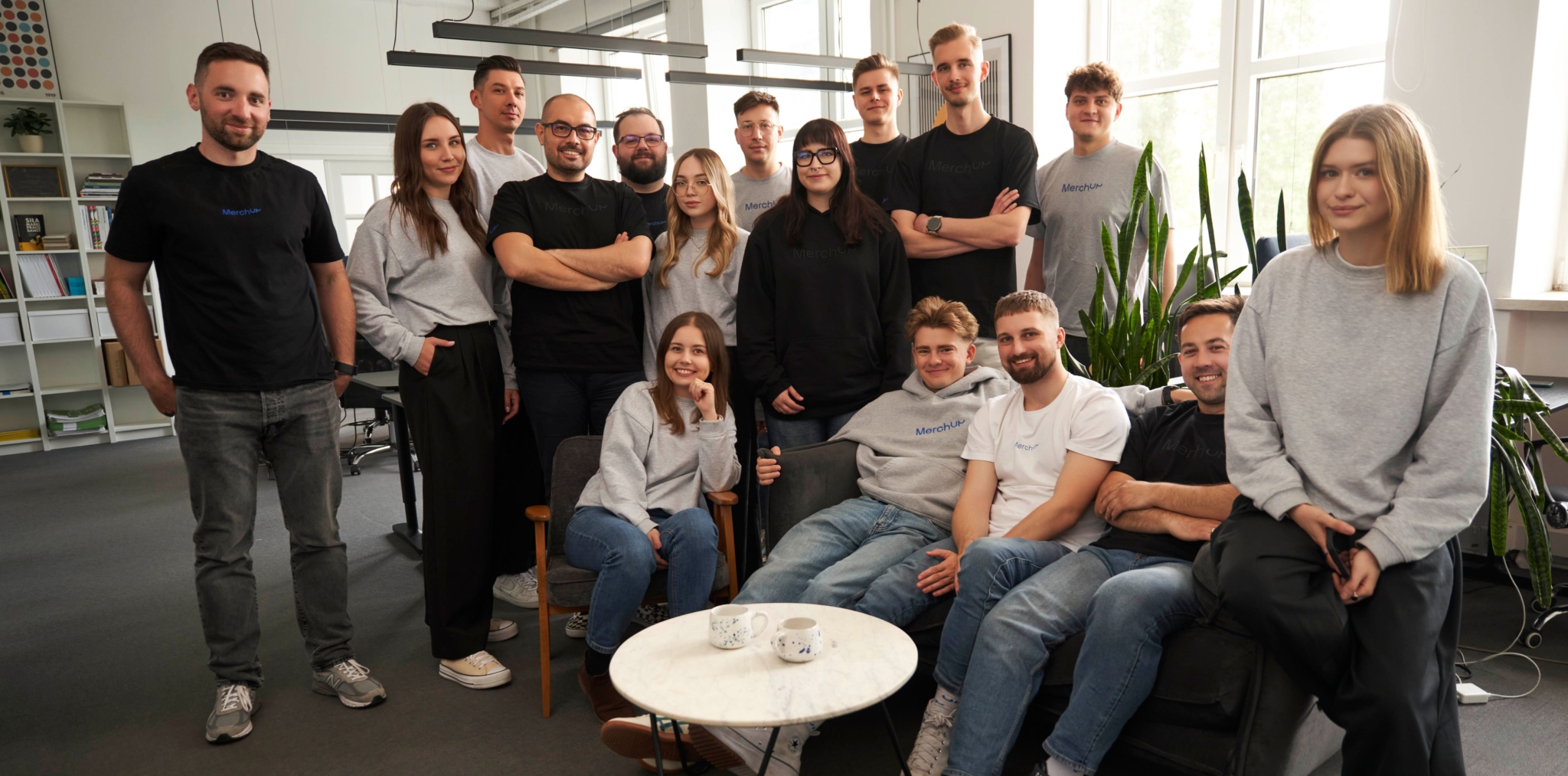 ️】O nas - merchup.com